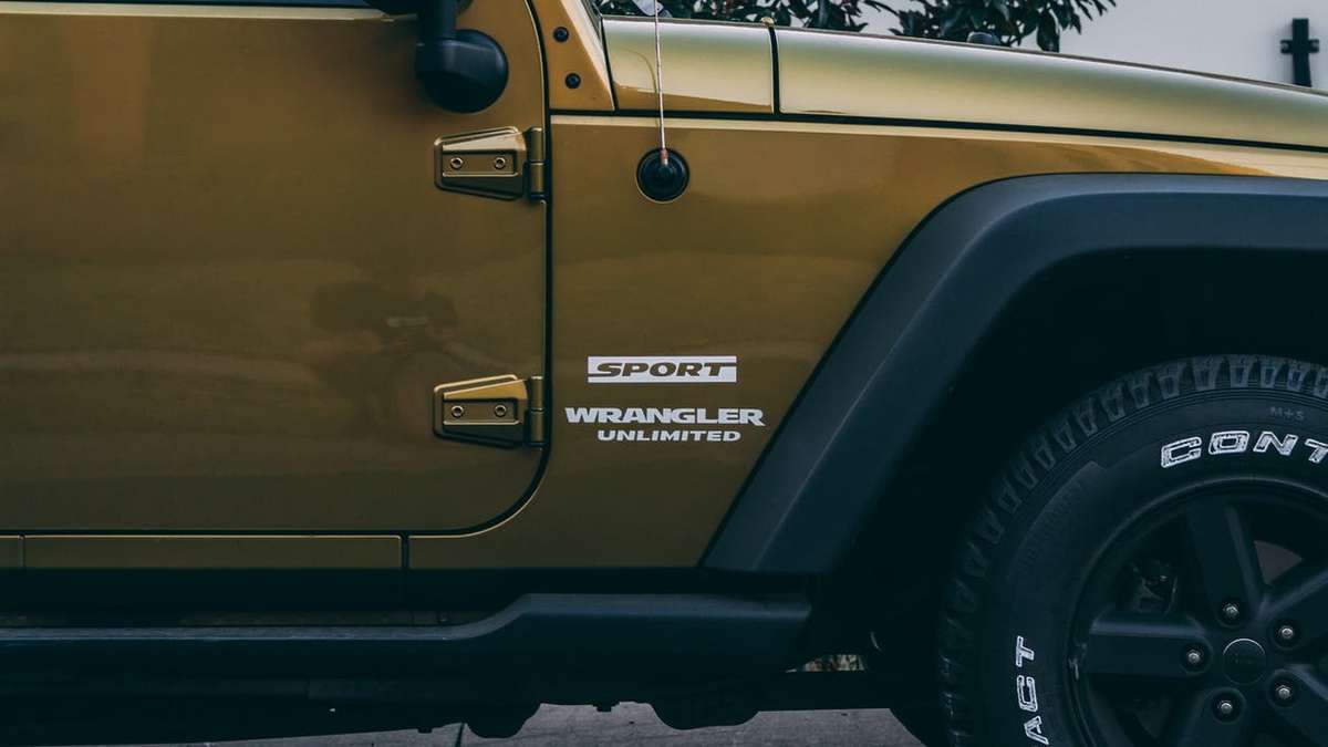 The Ultimate Jeep Wrangler Lift Kit Comparison Guide - Here Be Answers